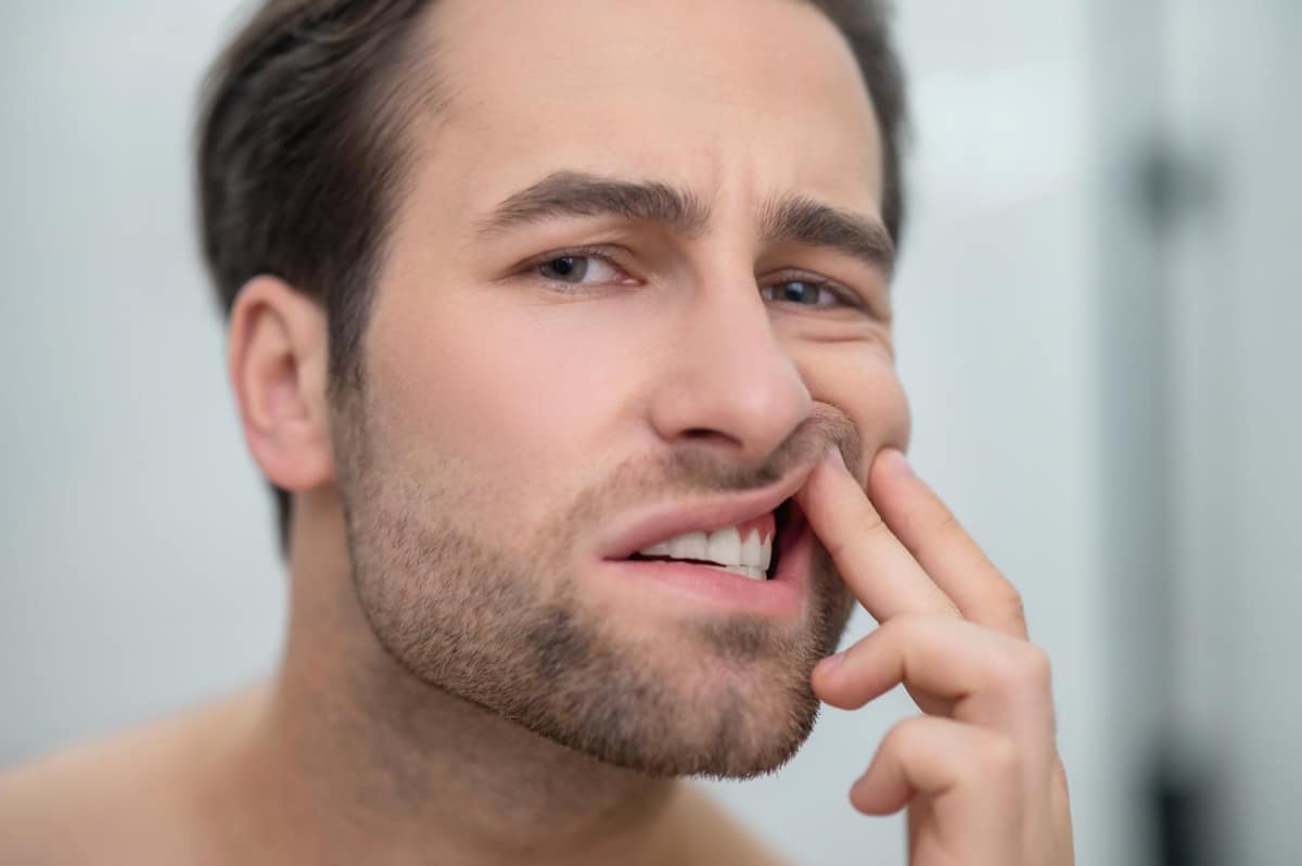 Durerea de gingie: Ce trebuie să știm când ne dor gingiile - Dental Elite